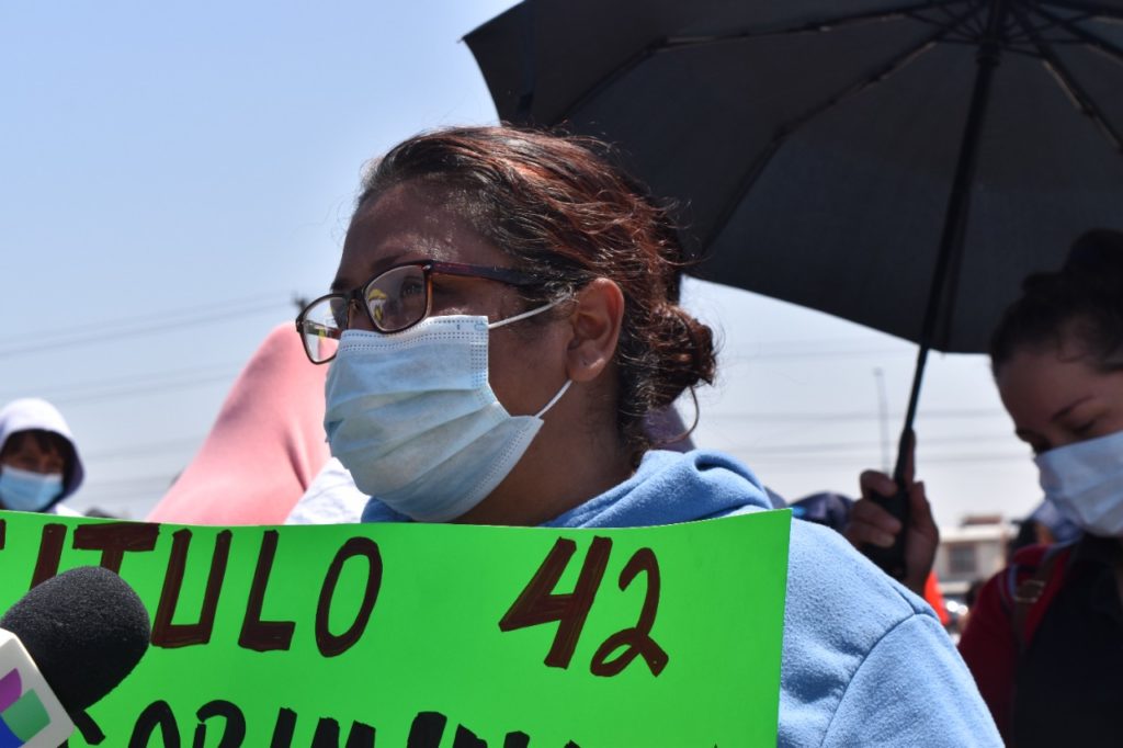 Migrantes se manifiestan exigiendo que concluya el Título 42 – FABO NEWS